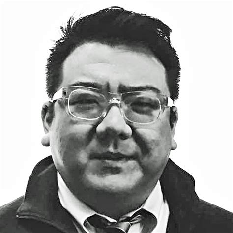 A Biz News Scribe Takes On Biz News Ny Times Names London Reporter