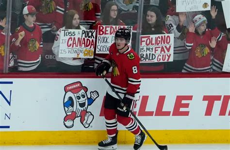 Bedards Ot Goal Lifts Blackhawks 2 1 Past Jets 7sport