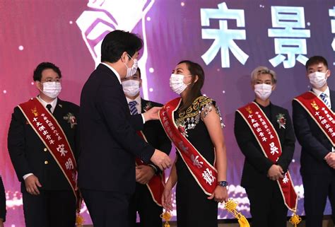 公佈第60屆十大傑出青年選拔當選人 副總統：繼續為這塊土地努力 繼續展現才華與愛心 服務更多人