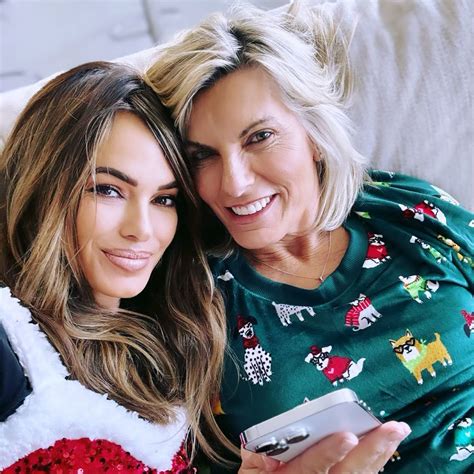 Below Decks Captain Sandy Yawn Marries Leah Shafer Us Weekly