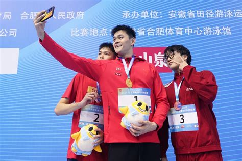 孙杨复出夺冠：“这是一个好的开端” 新华网客户端