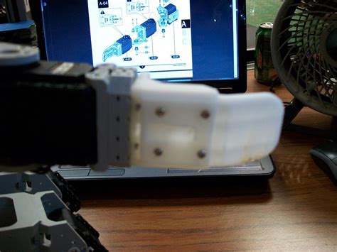 I Bioloid Bioloid Robot With 3 D Printed Parts