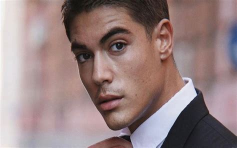 Chi è Luca Vetrone età lavoro ex Perla nuovo concorrente GF