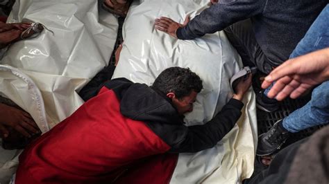 فلسطين شهداءٌ وجرحى في مجازر جديدة ارتكبها الاحتلال في غزّ