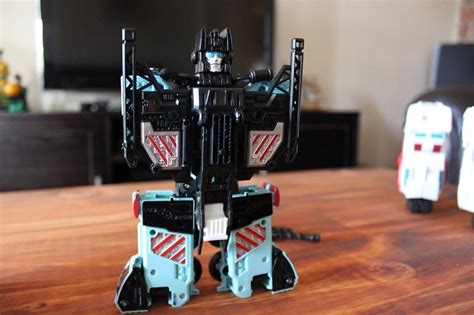 Transformers Generations Combiner Wars Defensor Review