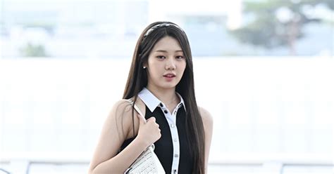 베이비몬스터 로라 화사한 발걸음 [포토엔hd]