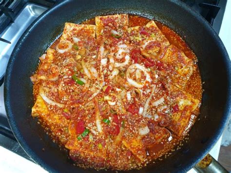 참치 넣어 만든 두부 조림