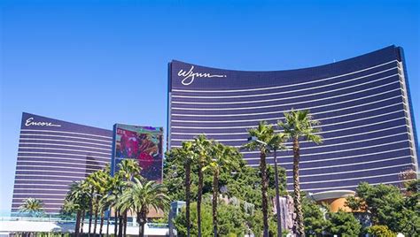 Wynn Resorts Extends Contracts Of Craig Billings And Julie Cameron Doe