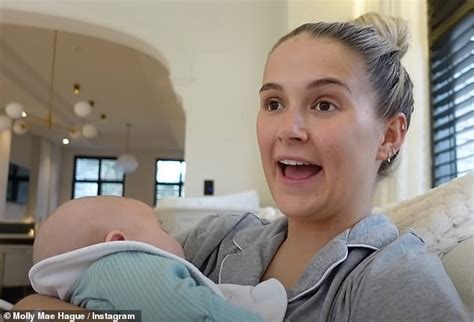 Molly Mae Is Victim Of Mummy Shamers Over Night Feeds Daily Mail Online