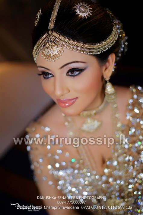 Nathasha Pereras Wedding Dress In Kandyan Style Photo Gallery Hiru