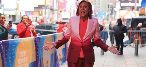 Robin Roberts And Lara Spencer Discussing Gma Drama