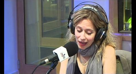 גורי אלפי ועלמה זק בתוכנית שרשרת קטע קורע Youtube