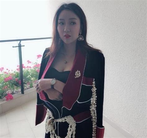 嘟嘟姐粉絲突破1000萬，擠進快手前30，劉大美網紅一姐的身份不保 每日頭條
