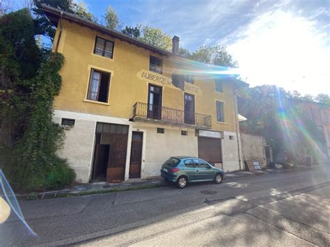 Maison à Vendre à Argis 01230 9 Pièces 340 M²