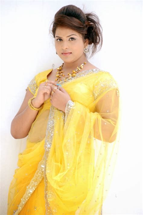 Kerala Mallu Aunty Hema Spicy Saree Exposing Back Deep Navel Spicy