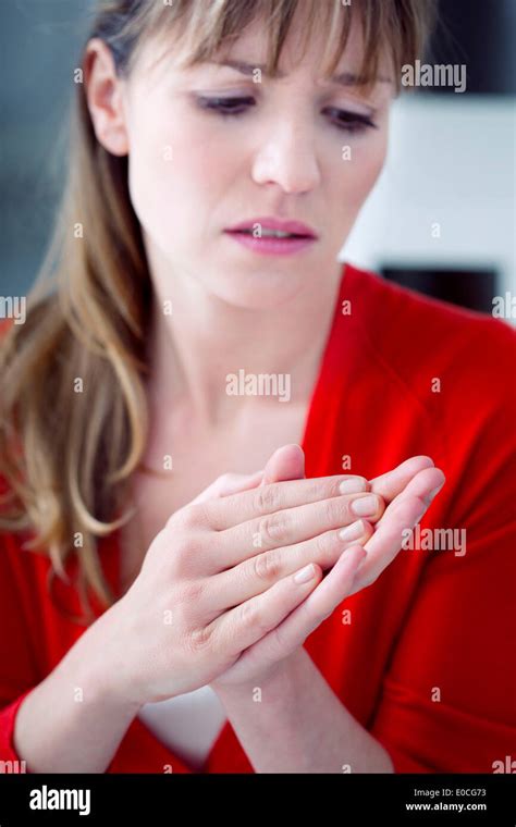 Painful People Hi Res Stock Photography And Images Alamy