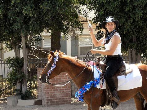 Rodeo Cowgirl Style Fun Cowgirls Fashion Horses Girls Women