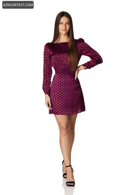 Avery Kristen Pohl Feet Aznudefeet