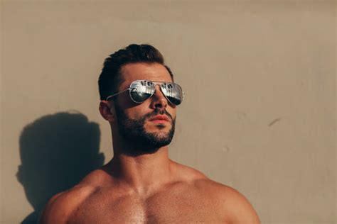 Quin Bruce Is A Manly Hunk We All Want To Know Hunk Magazine