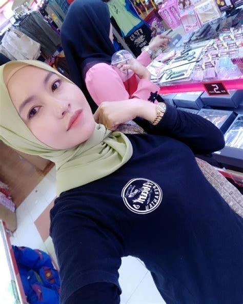 Kat Dalam Sekolah Cikgu Kat Luar Sekolah Kawan Lawa Body Atas Bawah