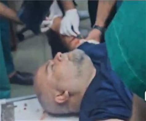 بالفيديو اصابة مراسل الجزيرة وائل الدحدوح في غزة برصاصة في يده