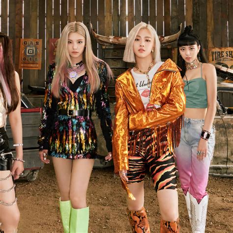 500x500 Resolution Itzy K Pop All Members 500x500 Resolution Wallpaper