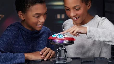 Obi Wan Kenobi Il Nuovo Gadget Must Have è Il Robot Lola • Asbury Movies