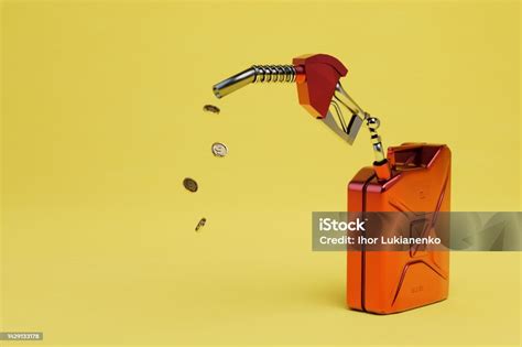 가솔린 권총 펌프 연료 노즐 연료 용기와 달러 동전이있는 연료 보급 총 3d 렌더링 0명에 대한 스톡 사진 및 기타 이미지