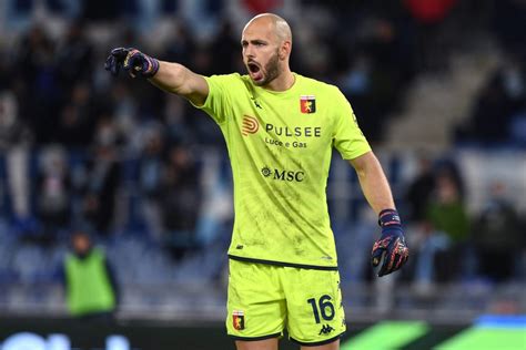 Bari Sempre Più Su Nicola Leali Calcio Genoa