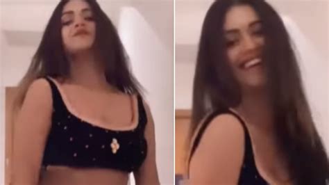 Actress Dimple Singh Dance Pawan Singh Song Bhojpuri Song Choliye Me