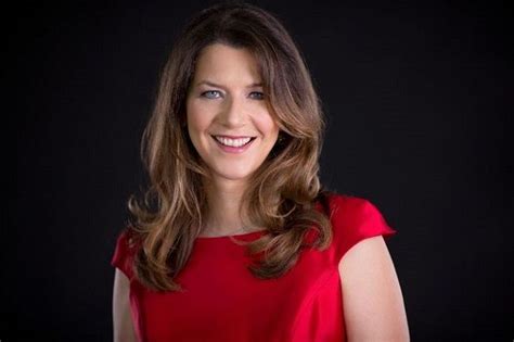 Foto De Femme De Tête Et Dopinion Critique Avisée Animatrice Allumée Sophie Durocher Sosie