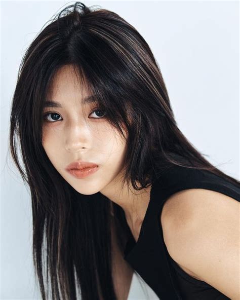 차홍아르더 청담점 송채영 on Instagram 매력적인 슬릭펌 스타일에 브릿지 염색으로 포인트 주기