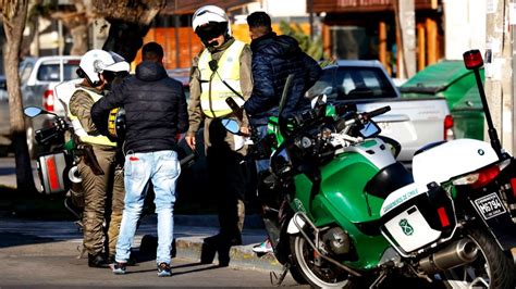 Un Vecino Los Vio Robando Por Una Cámara De Seguridad Y Carabineros Los