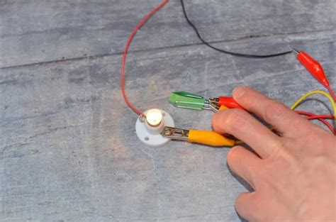 How To Make A Simple Circuit With Paperclip Switch Circuit Diagram