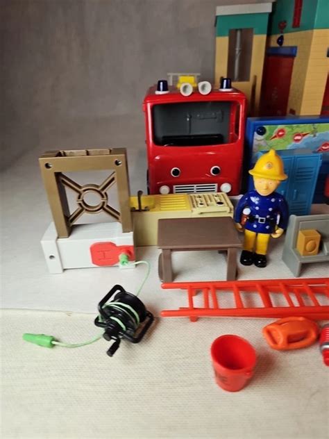 Cbeebies Fireman Sam Pontypandy Fire Station With Figures And