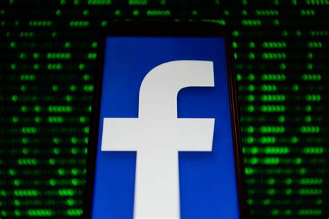 Estos son los datos que Facebook recoge cuando inicia sesión por