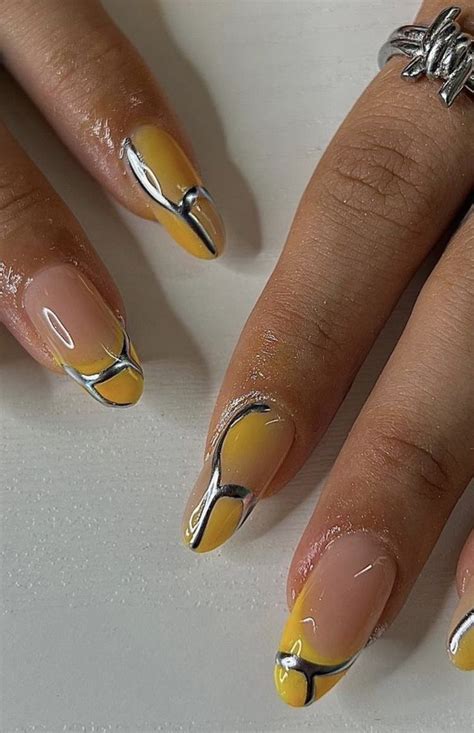 Pin By Christie Lalama On Nails Retro Nails Pretty Nails Cute