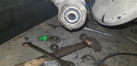 Замена передних сайлентблоков — Opel Astra J GTC, 1,4 л, 2012 года ...
