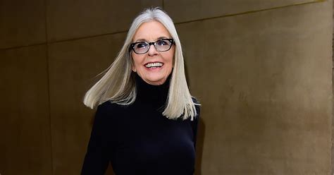 Diane Keaton W Stylizacji Przypominającej Garderobę Filmowej Annie Hall