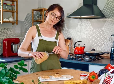 6 Best Breakfast Habits For Women To Lose Belly Fat