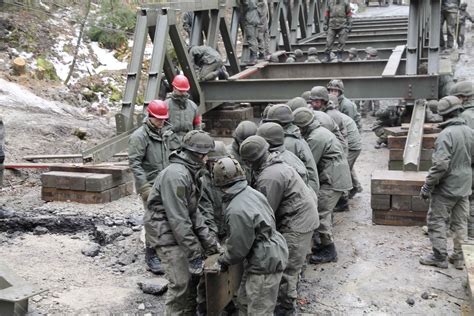 Bundesheer Aktuell Salzburger Pioniere bauen Brücke in Fürstenbrunn
