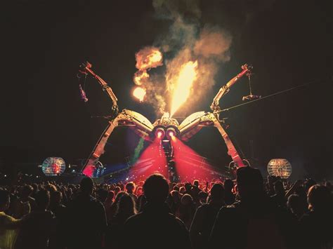 Qatar To Host Glastonbury Festivals Fire Breathing Spider During World Cup Reports Doha News