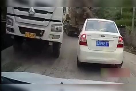 要不是大爷跑的快，大货车司机辛苦一辈子就都完了！