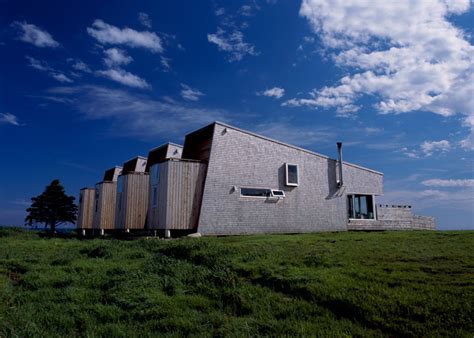 Brian Mackay Lyons Honoured With 2015 Raic Gold Medal