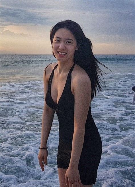 포토 류효영 볼륨있는 몸매 과시 아시아경제