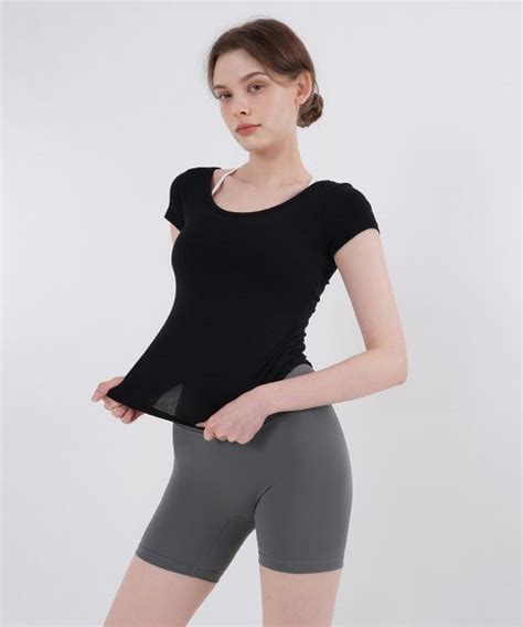 콘치웨어 소프트 U넥 세미크롭 티셔츠 블랙 위시버킷