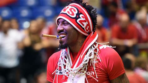 אמארה סטודמאייר הודיע על פרישה שמח לסיים את הקריירה כאלוף וואלה ספורט