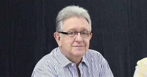 Vítor De Sousa Com Uma Depressão Severa Amiga Do Ator Esclarece Continua Sem Atender O