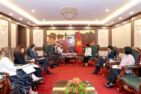 Deputy Minister Nguyen Thi Bich Ngoc Meets Lord Mayor Of London