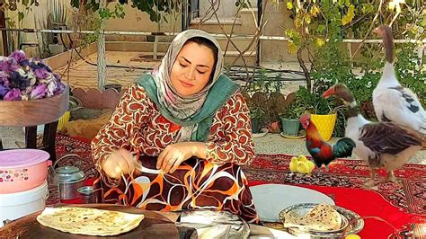 ویدئو غذای روستایی در ایران؛ پخت نان با سبزیجات